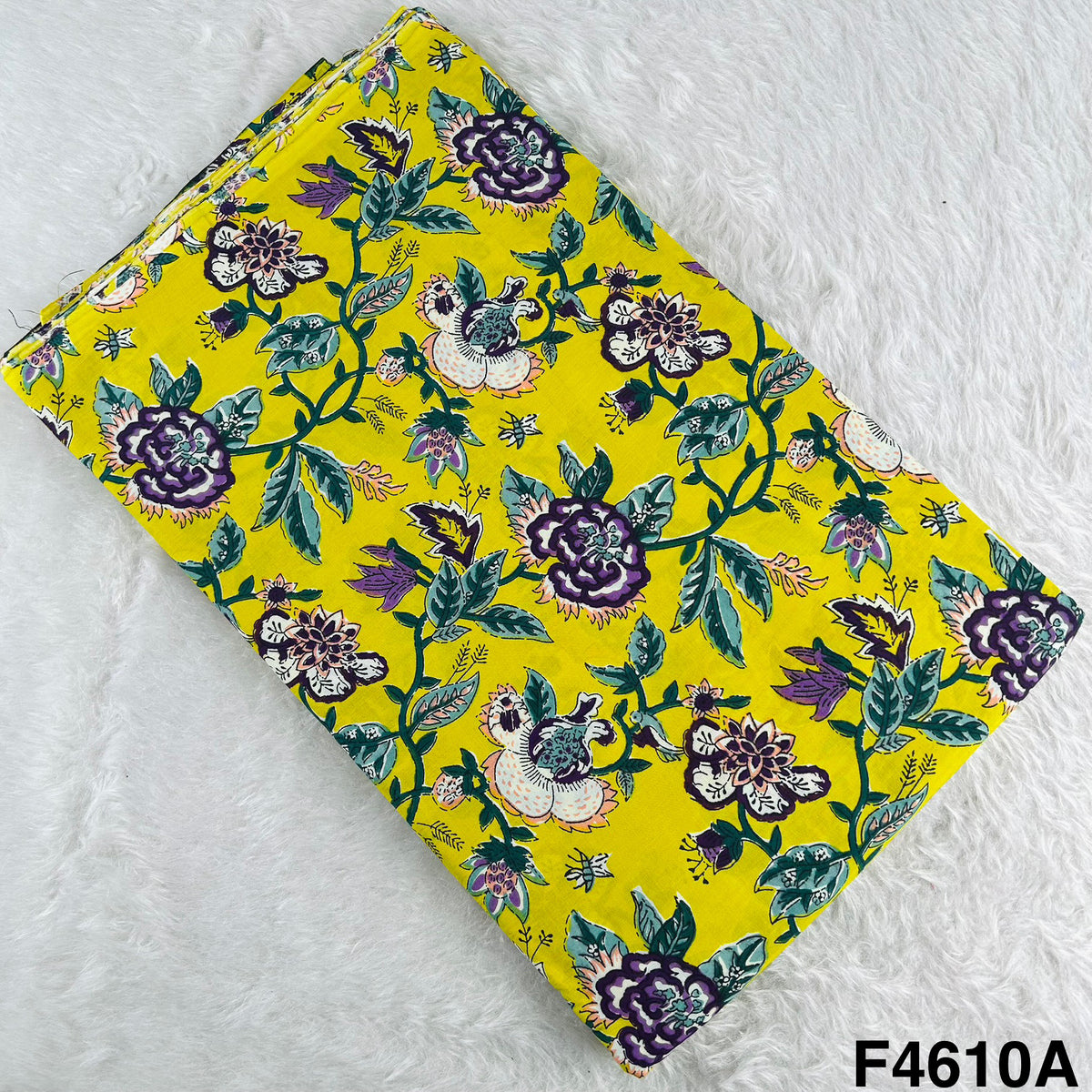 Printed Cambric Cotton Fabric- F4610 – Fabricroot